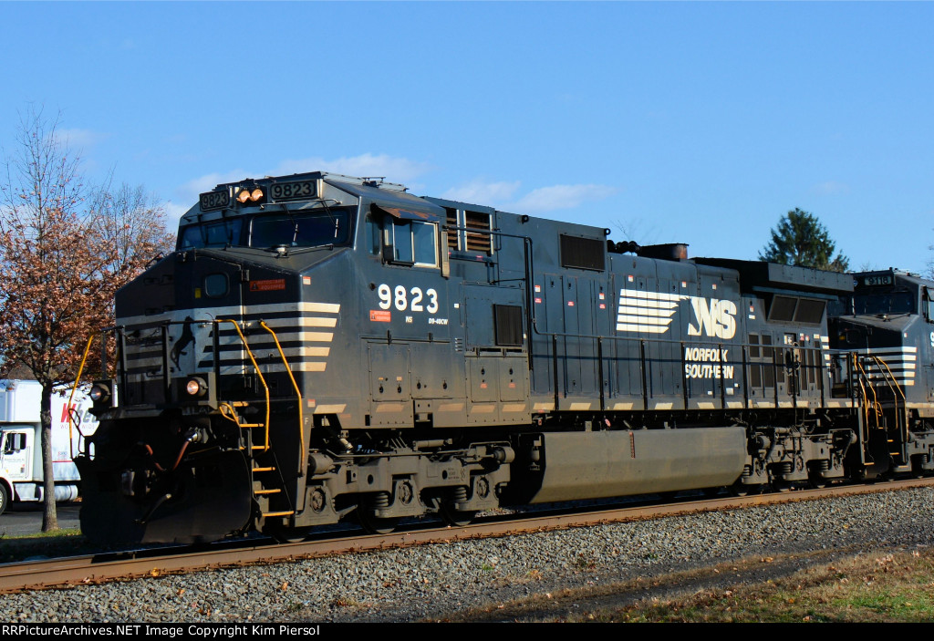 NS 9823
